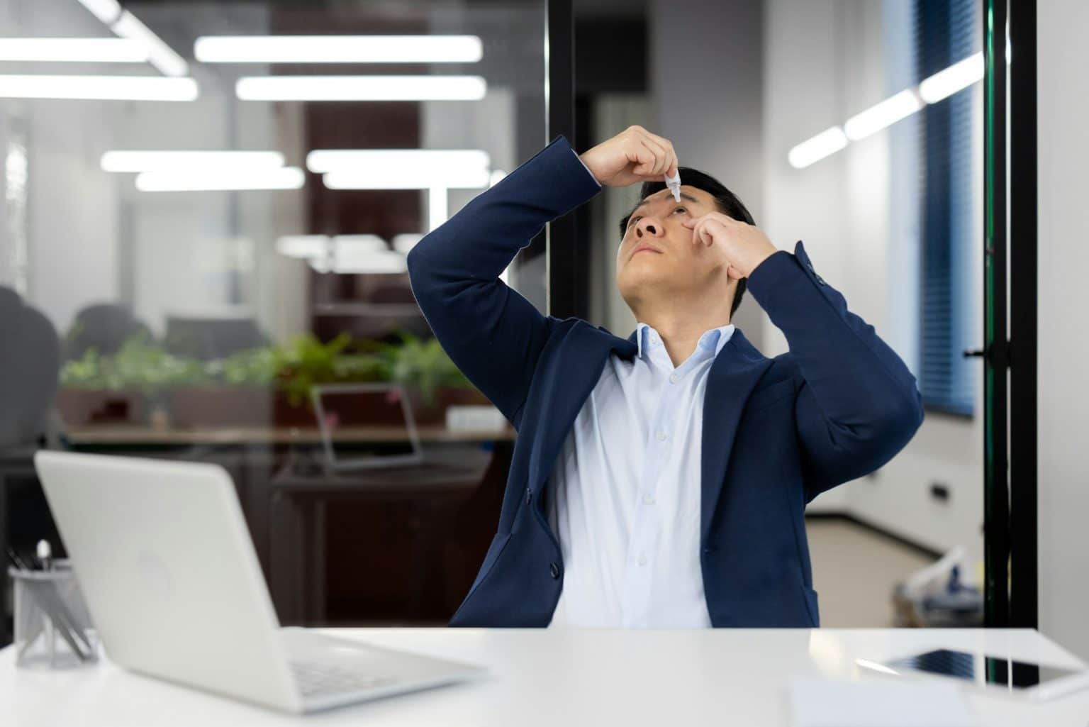 Protégez vos yeux : les bienfaits curatifs du khôl al ithmid noir